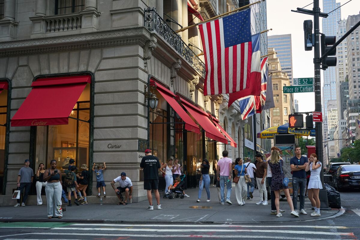 Health of US Consumer in Focus as Retailers Prepare Earnings - Bloomberg