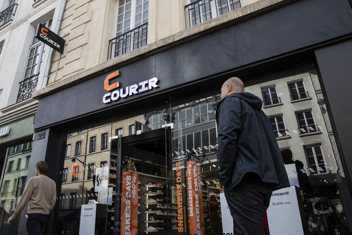 FTSE News: JD Sports Fashion in Talks to Buy Groupe Courir SAS - Bloomberg