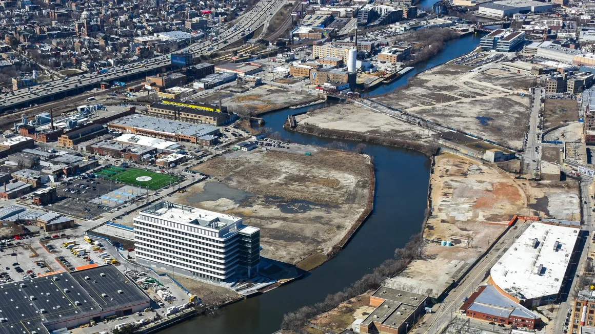 A $6 Billion Chicago Real Estate Project Seeks Funds After Delay ...
