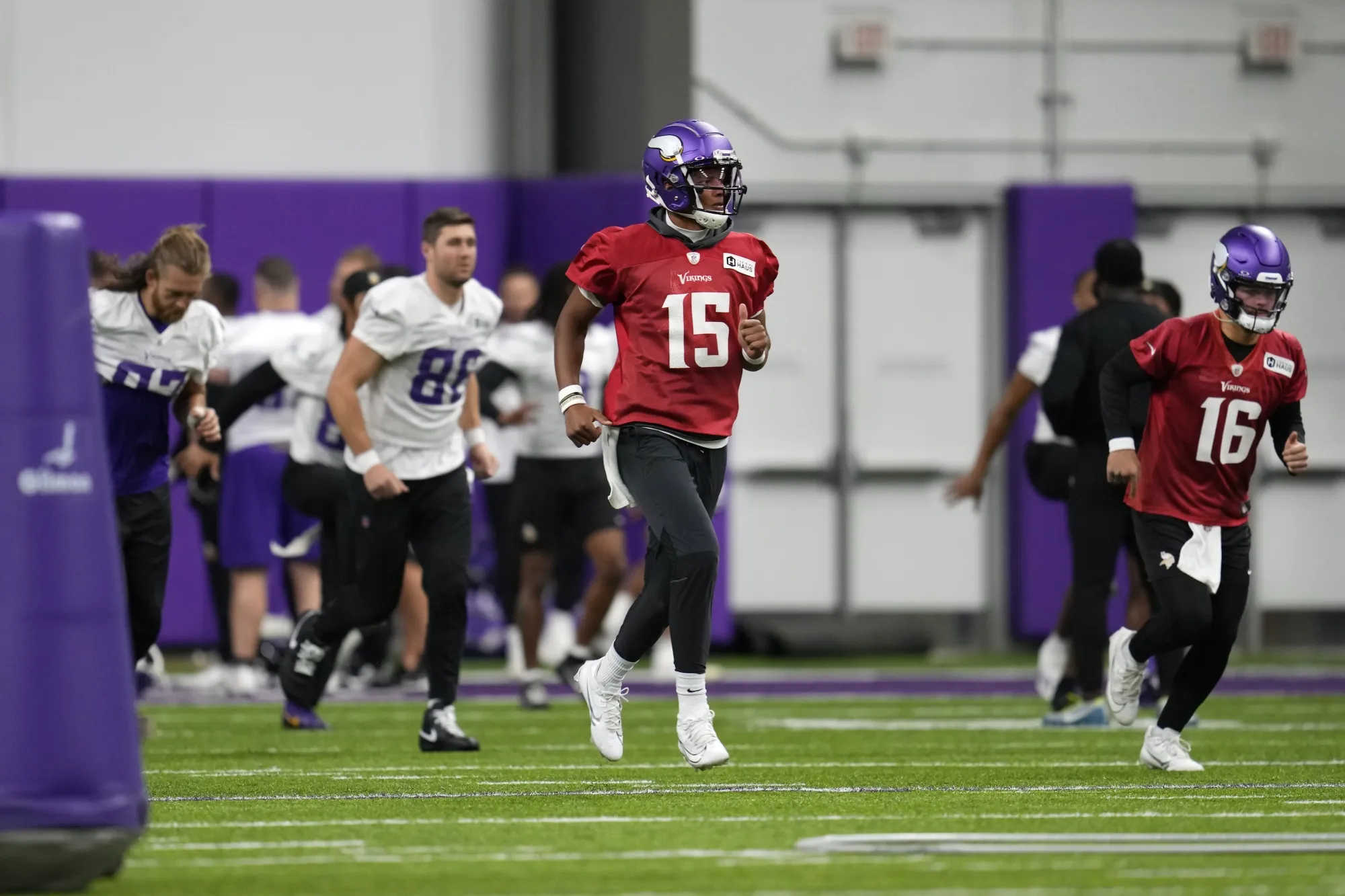 Vikings will stick with Joshua Dobbs at QB, after bye week assessment - Bloomberg