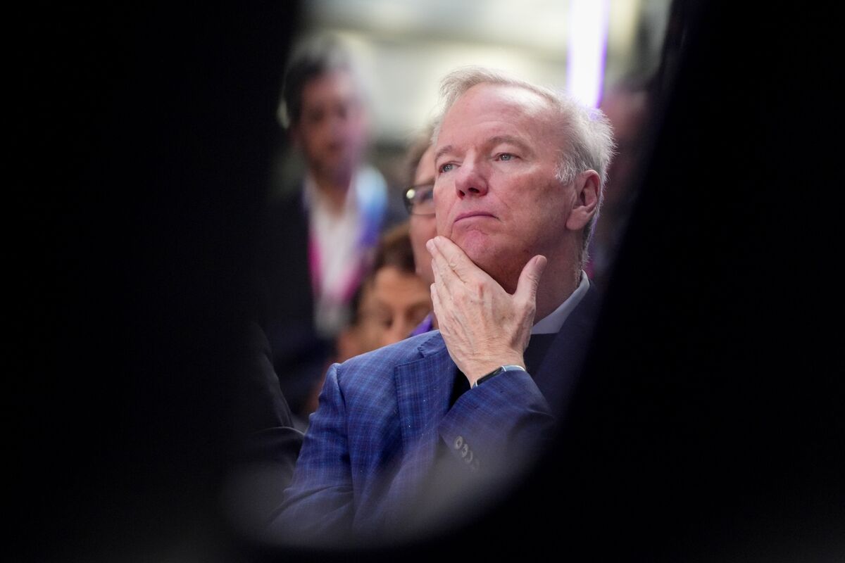 Eric Schmidt’s Think Tank Urges Moonshot Chase to Keep US Ahead - Bloomberg