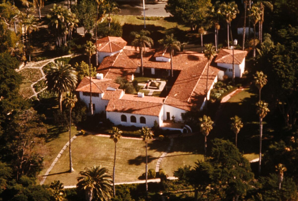 Nixon Estate, Buffett Beach House Go Begging in Languishing Luxury ...