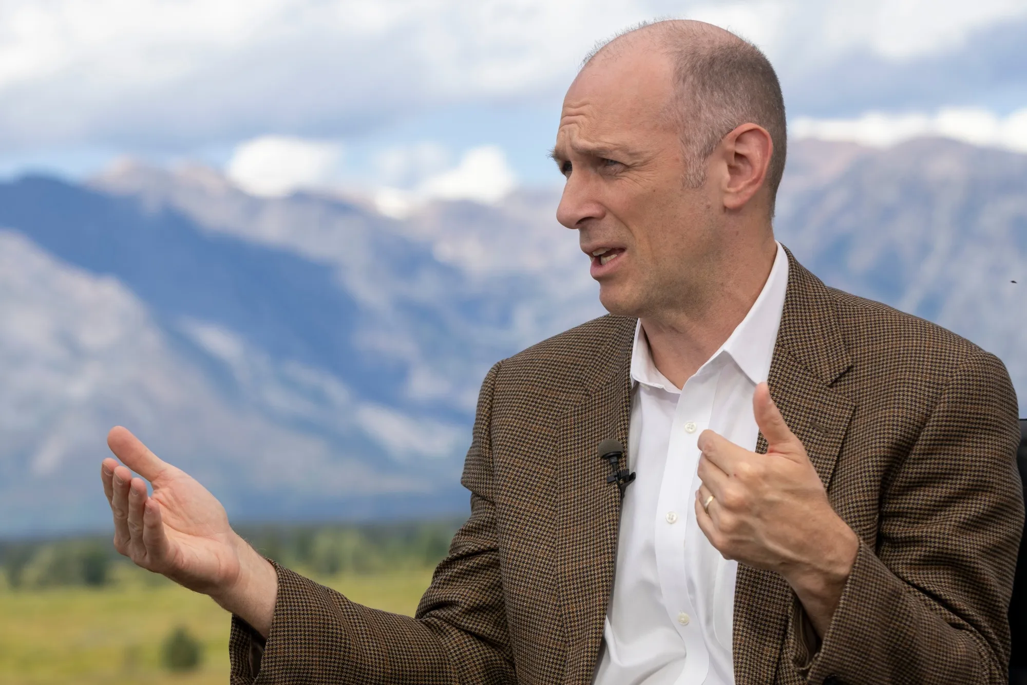 Fed’s Goolsbee Says Inflation Improving, Hopeful of Soft Landing ...