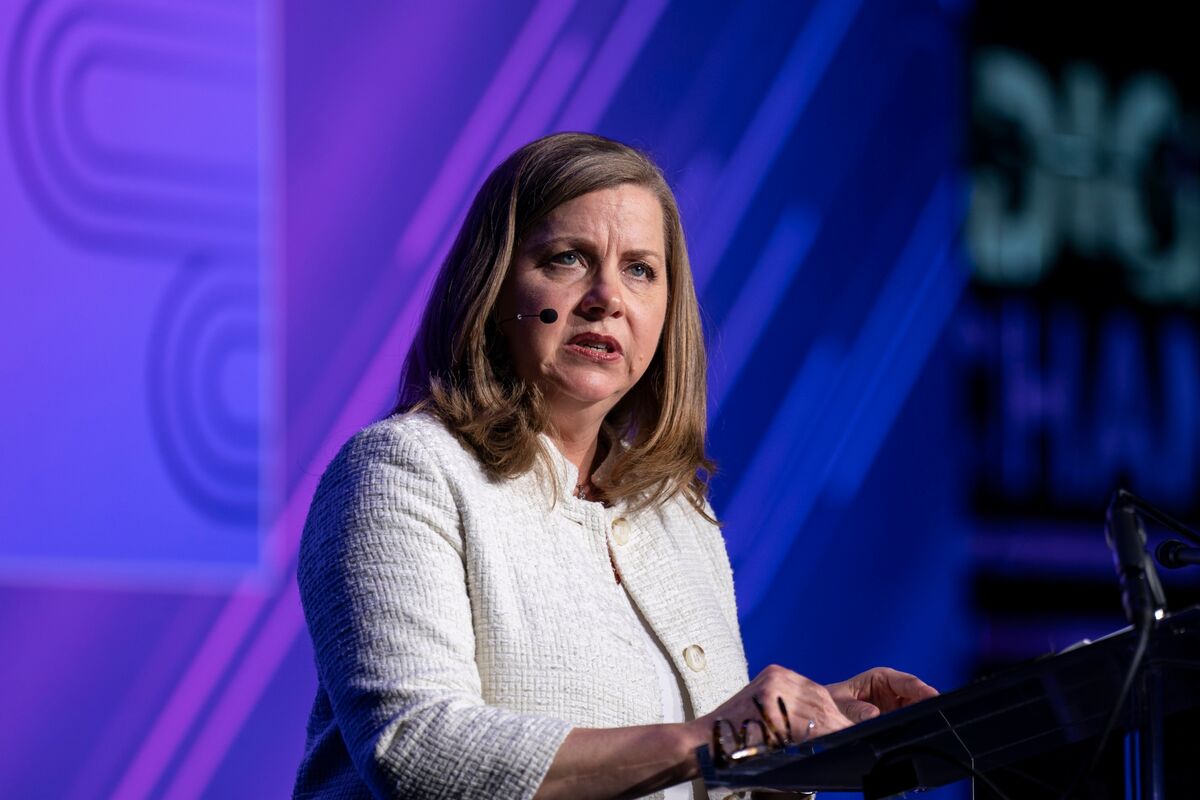 Bowman Says Fed Should Proceed ‘Cautiously’ With Rate Cuts - Bloomberg