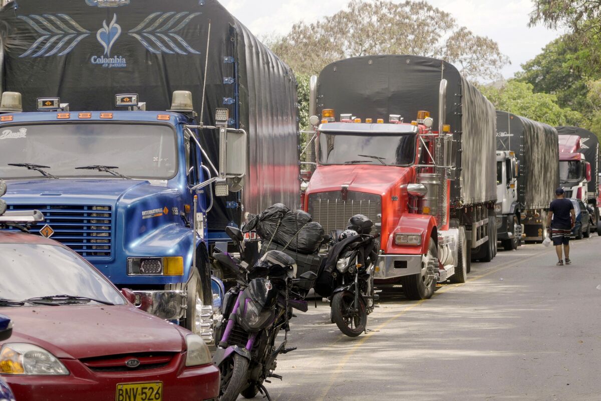 Colombian Highways in Three Provinces Blocked by Informal Gold Miners ...