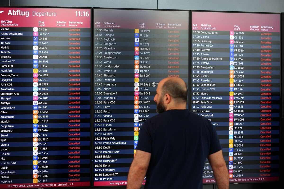 Berlin Brandenburg Airport: Strikes Disrupt Air Travel From German ...