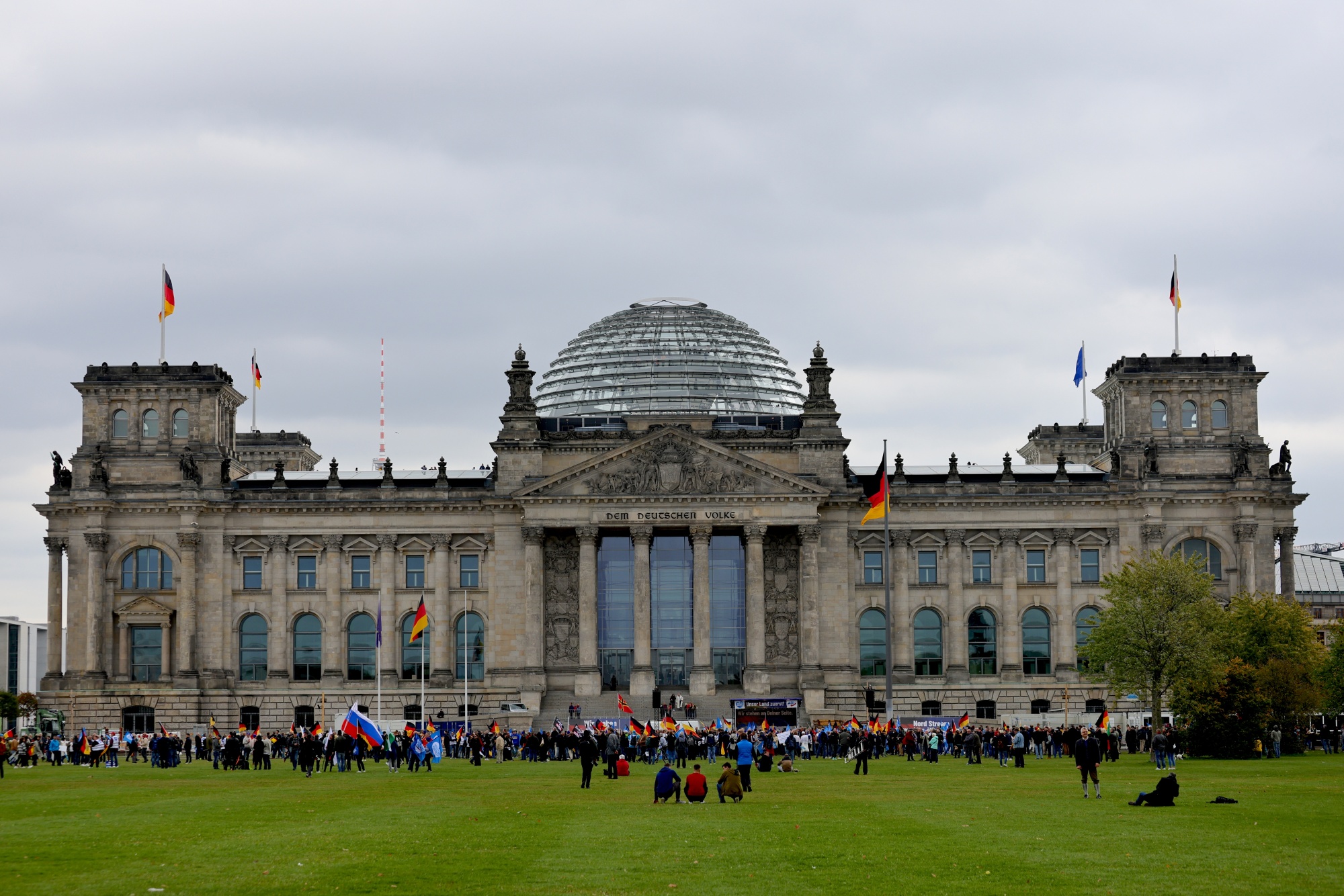 German Cabinet Approves Revised Budget Suspending Debt Limit - Bloomberg