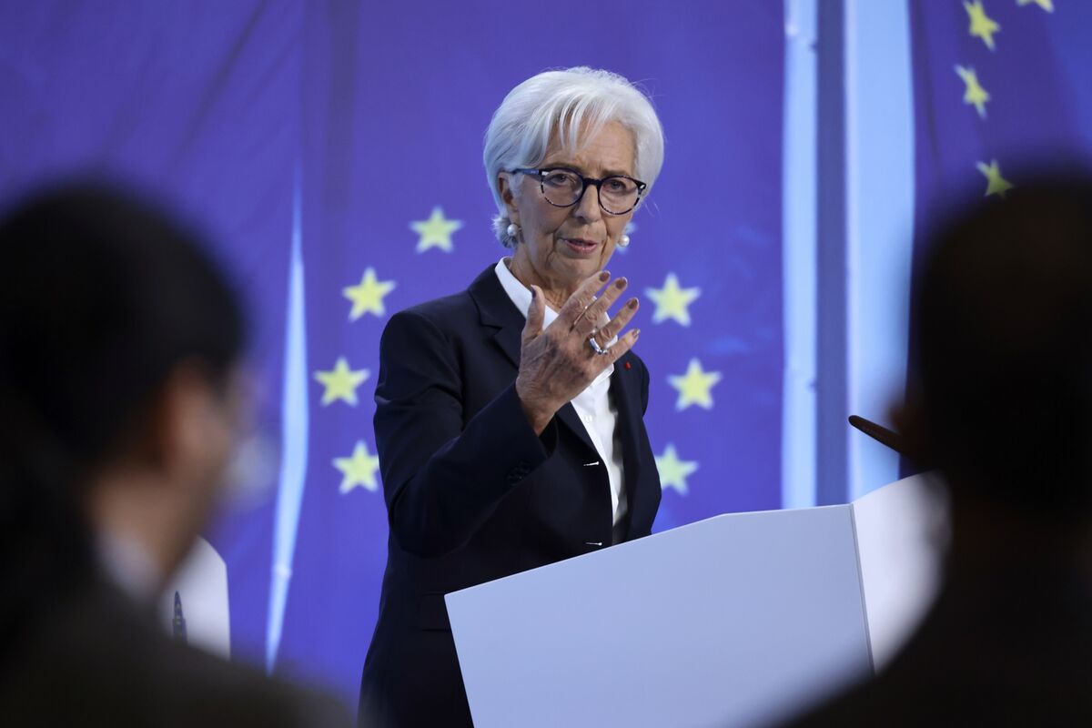 Lagarde Says ECB Closely Watching Impact of Climate Change - Bloomberg