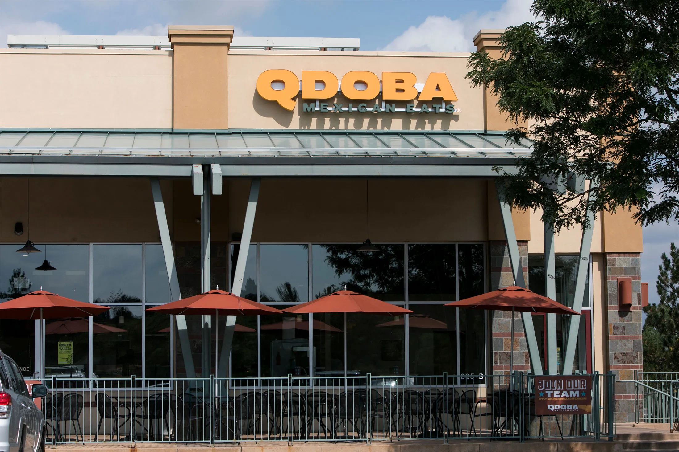 Apollo Global Management Exploring Sale of Qdoba Restaurants - Bloomberg