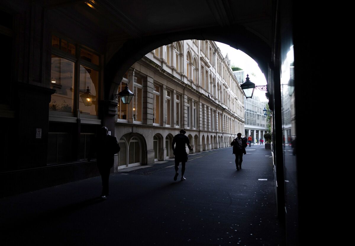 Derivatives Exodus From London Shows Brexit’s Impact, Kemp Says - Bloomberg