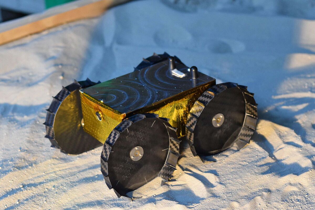 Carnegie Mellon Students Beat NASA to Put Robot on the Moon - Bloomberg