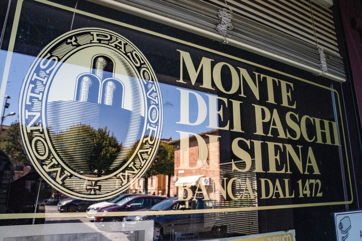 Italy Pushes Big Monte Paschi Merger Despite Market Doubts - Bloomberg