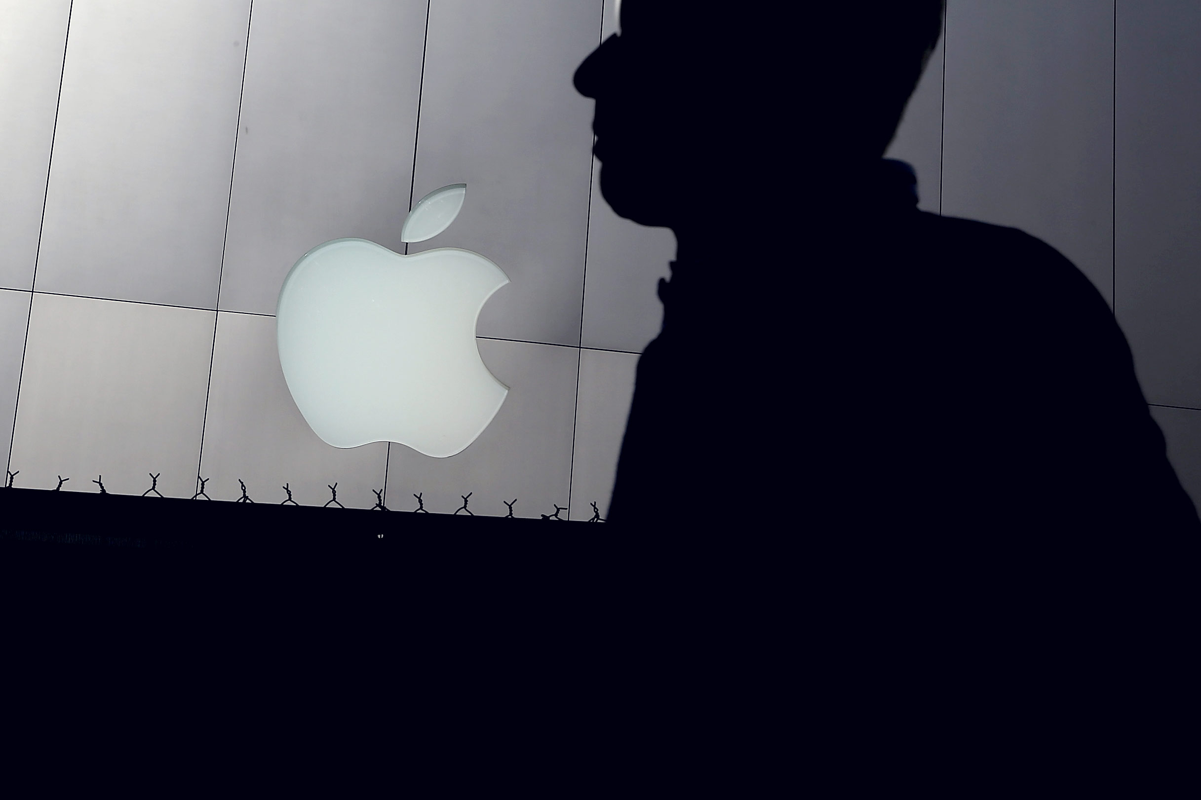 Apple, Disney Canadian Bond Debuts Were Sparked by Local Demand - Bloomberg