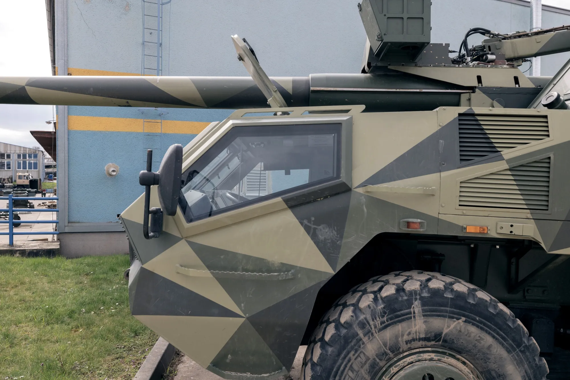 Czech Billionaire Wants to Make More Weapons for NATO - Bloomberg