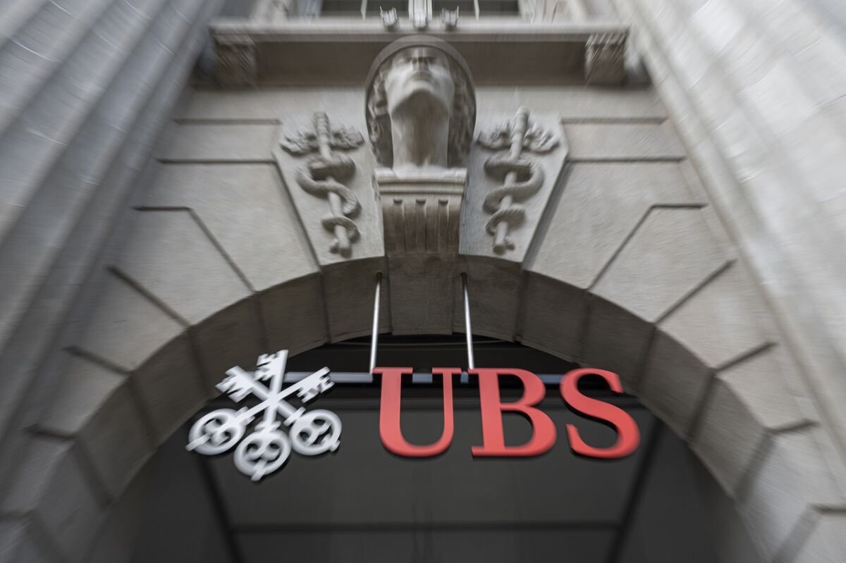UBS、12日にもクレディ・スイスの買収完了見込む - Bloomberg