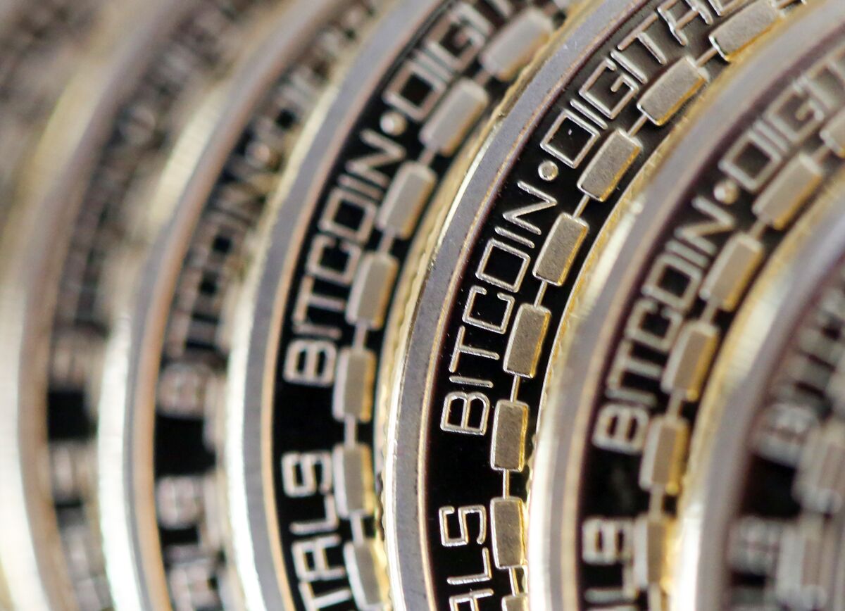 Bitcoin Surges 15% in Bounce Back From Lowest in Five Months - Bloomberg