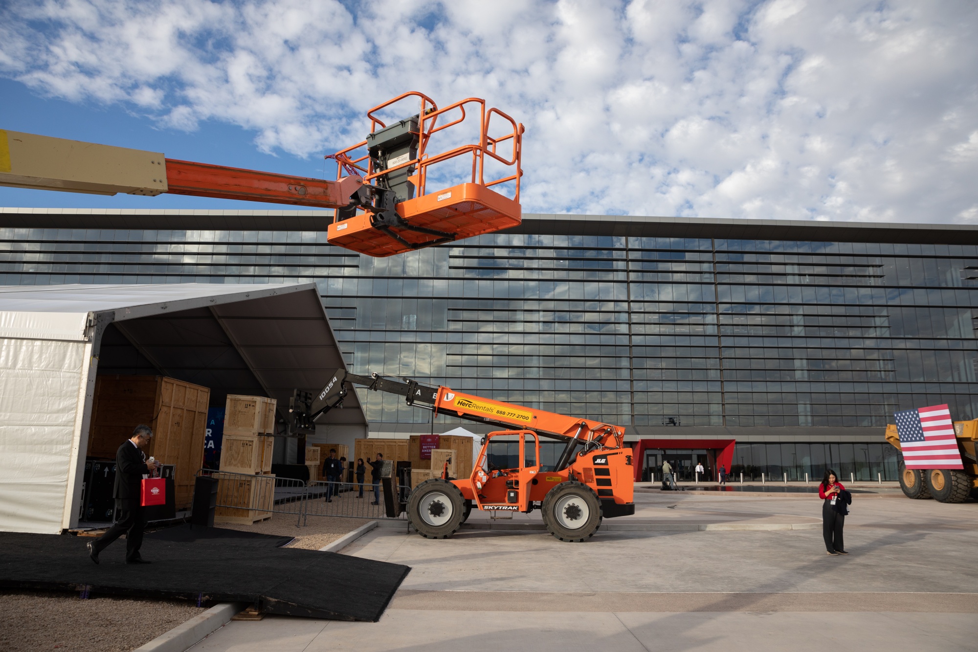 TSMC, Unions Strike Labor Deal for Phoenix Chip Plant - Bloomberg