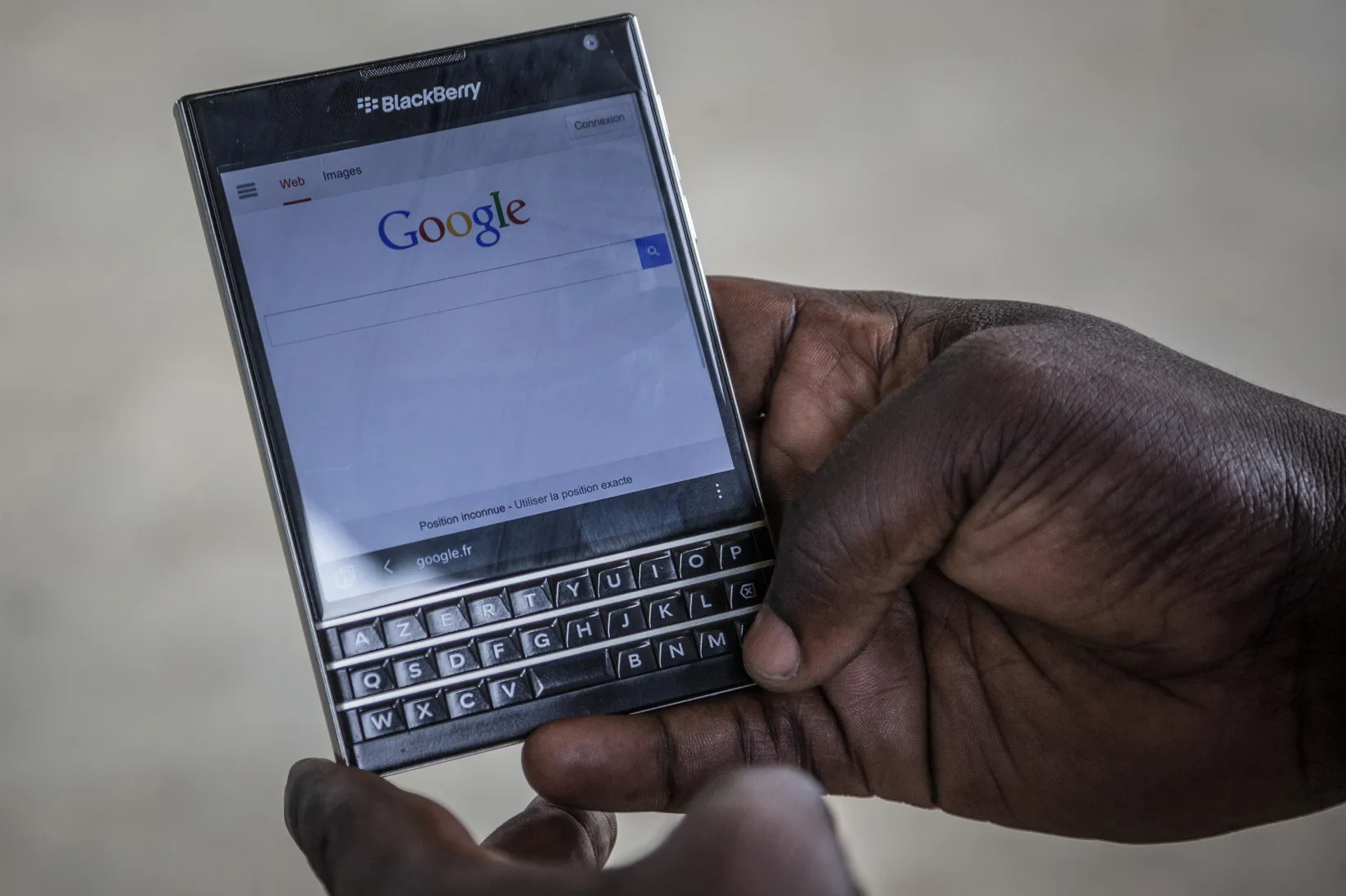 Scotia: It's Time for BlackBerry to Abandon its Operating System ...