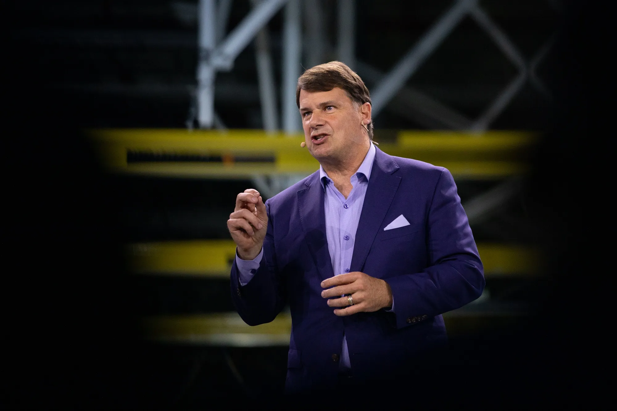 Ford CEO Pitches $50 Billion Electric Car Plan to Challenge Tesla ...