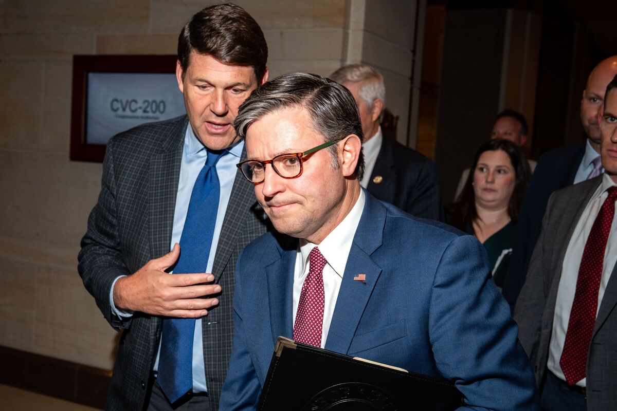 トランプ大統領推進の減税案、共和党内の対立で下院通過に遅れも - Bloomberg