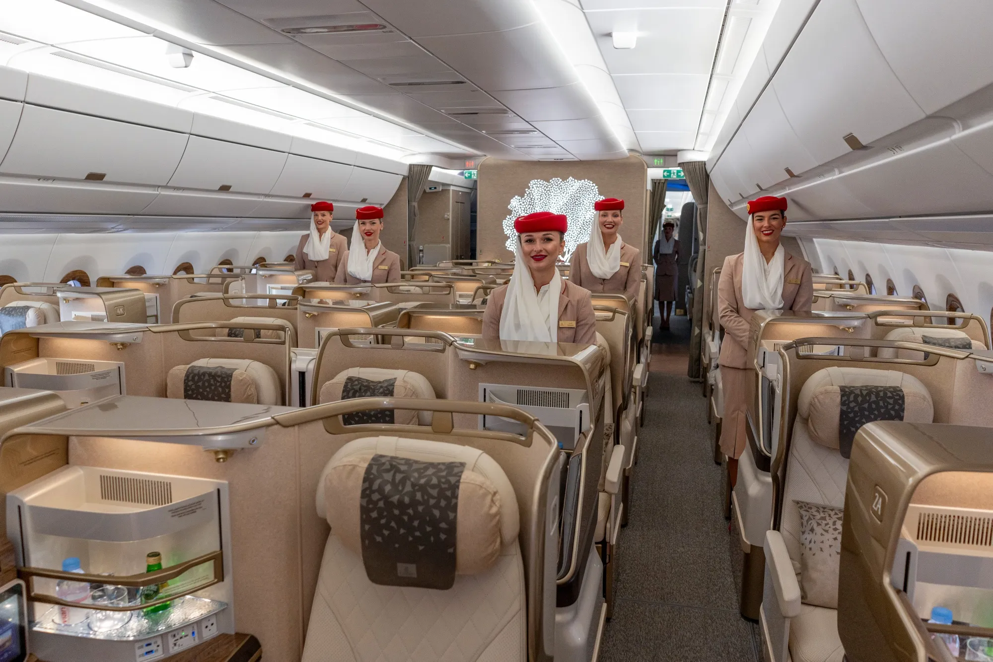 Emirates Employees Get Smaller Salary Bump After Record Year - Bloomberg