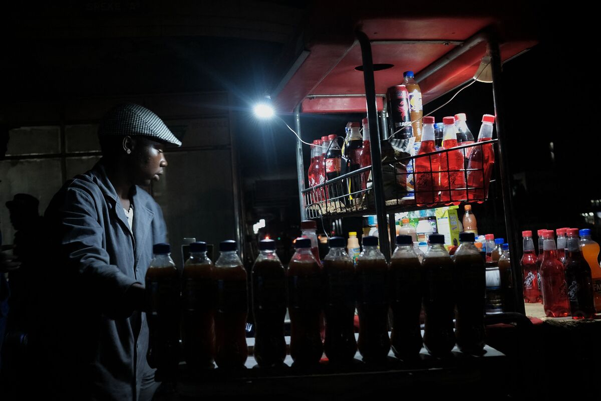 Zimbabwe Intensifies Power Cuts Due to Fault at Hwange - Bloomberg