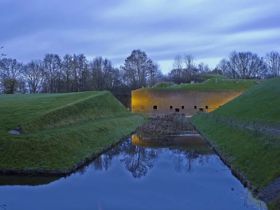 Fort Moat 2+ Thousand Fort Surrounded By Moat Royalty Free Images,