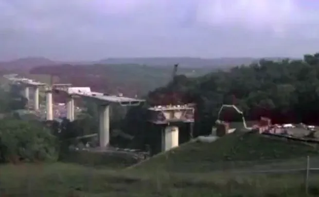 Watch an Entire Bridge Get Built In a 3-Year Time Lapse - Bloomberg