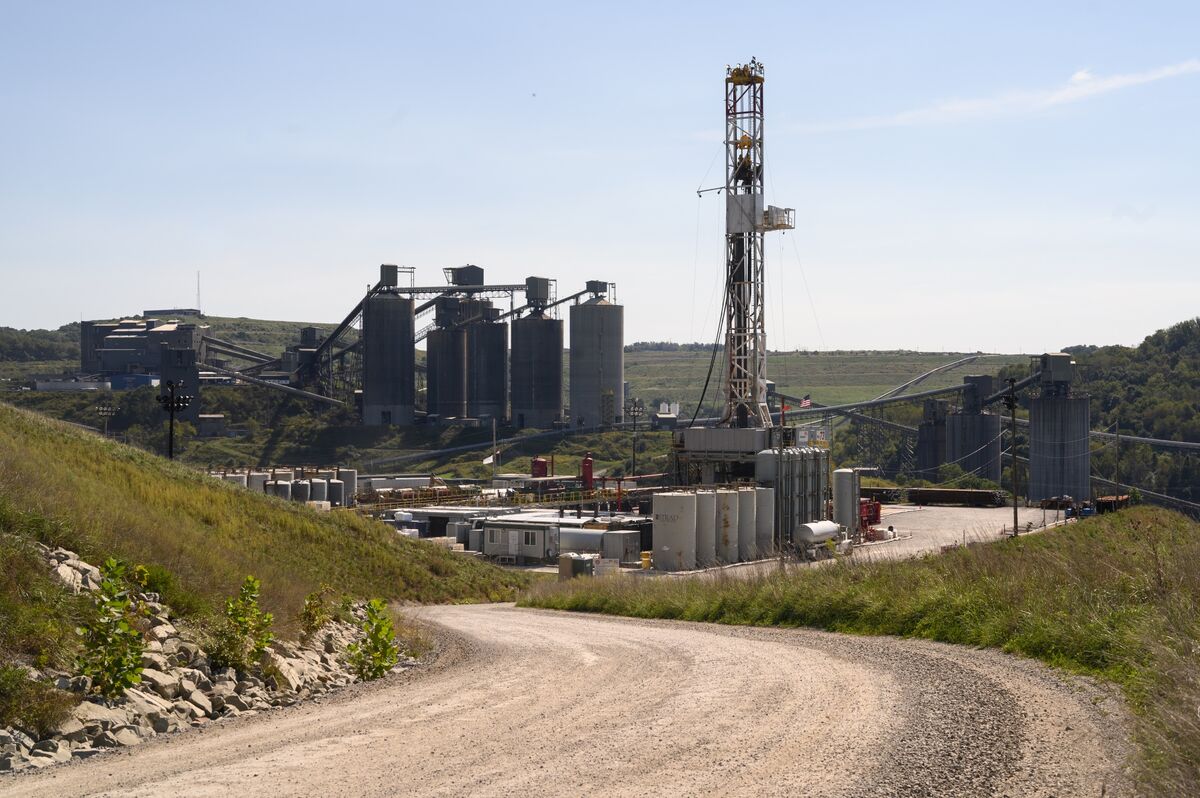 Natural Gas Producer CNX Shares Soar to Decade High, Traders Pile ...