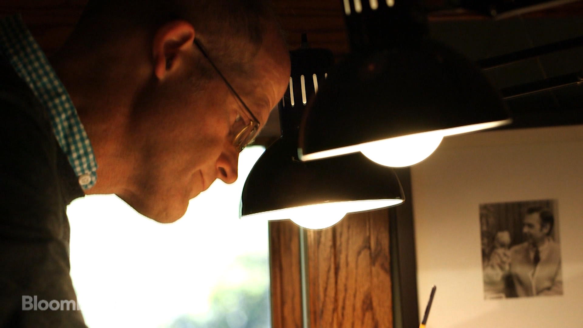 Watch Cartoonist Chris Ware: Charlie Rose - Bloomberg