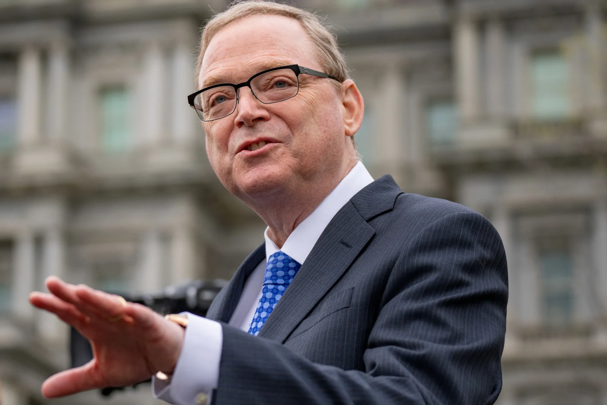 Trump Tariffs: Hassett Not Expecting US Recession This Year - Bloomberg