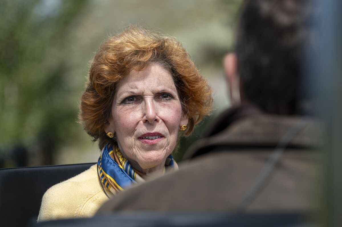 Fed’s Loretta Mester Says US Inflation Too High, Labor Market Still ...