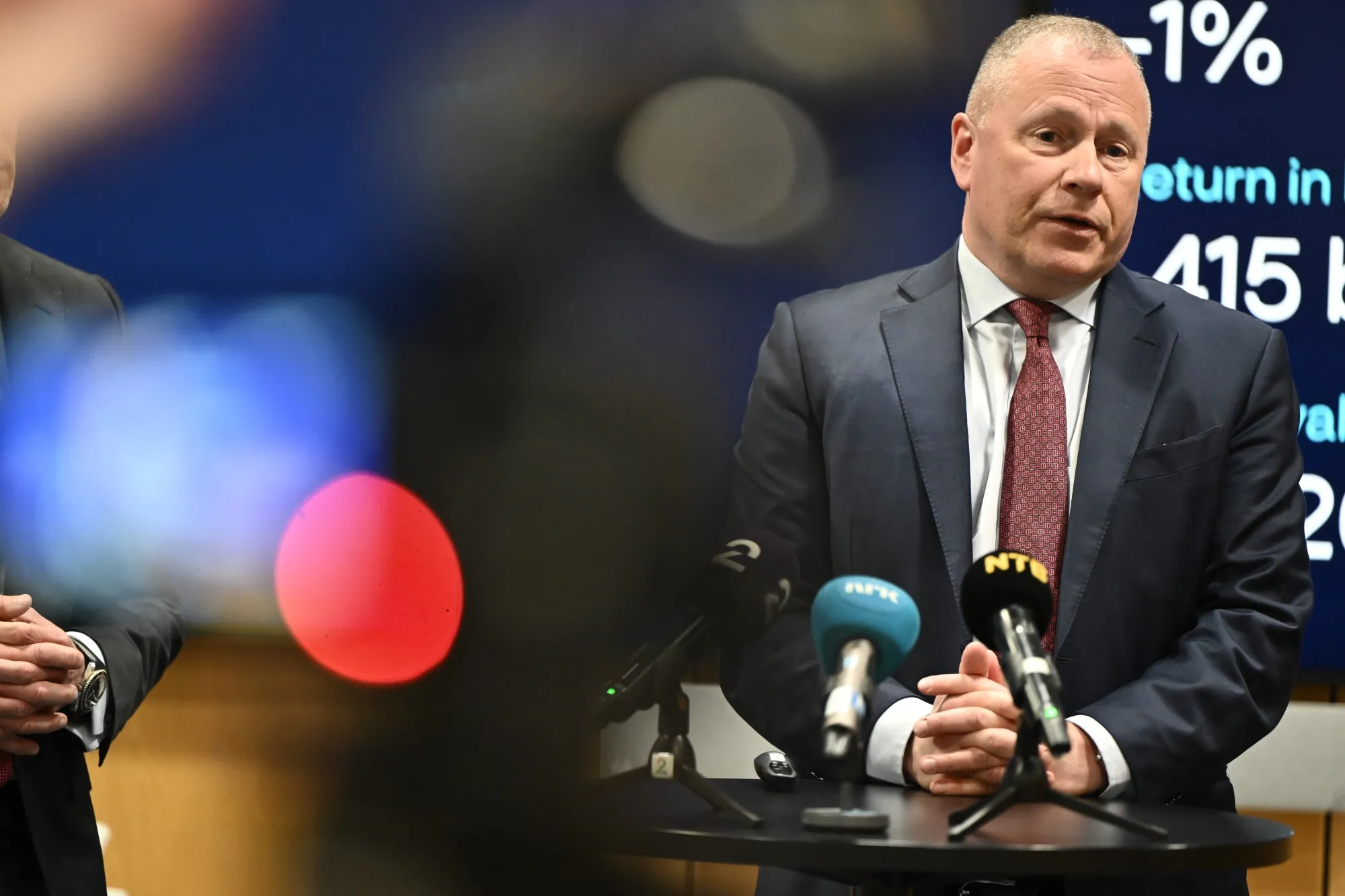 Norway Wealth Fund to Freeze Hiring as CEO Lauds AI Benefits - Bloomberg