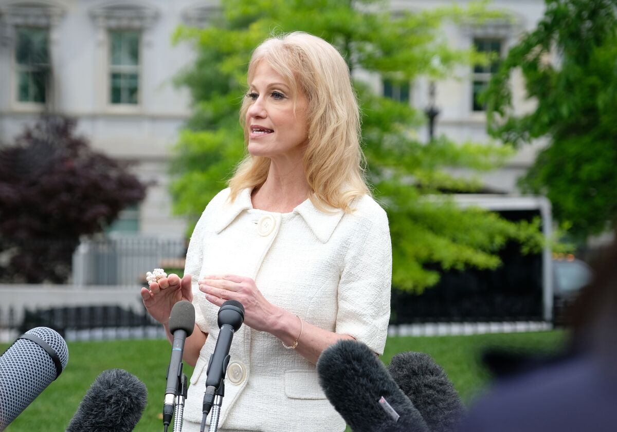 White House Struggles to Defend Trump's Kim-Inspired Biden Slam - Bloomberg