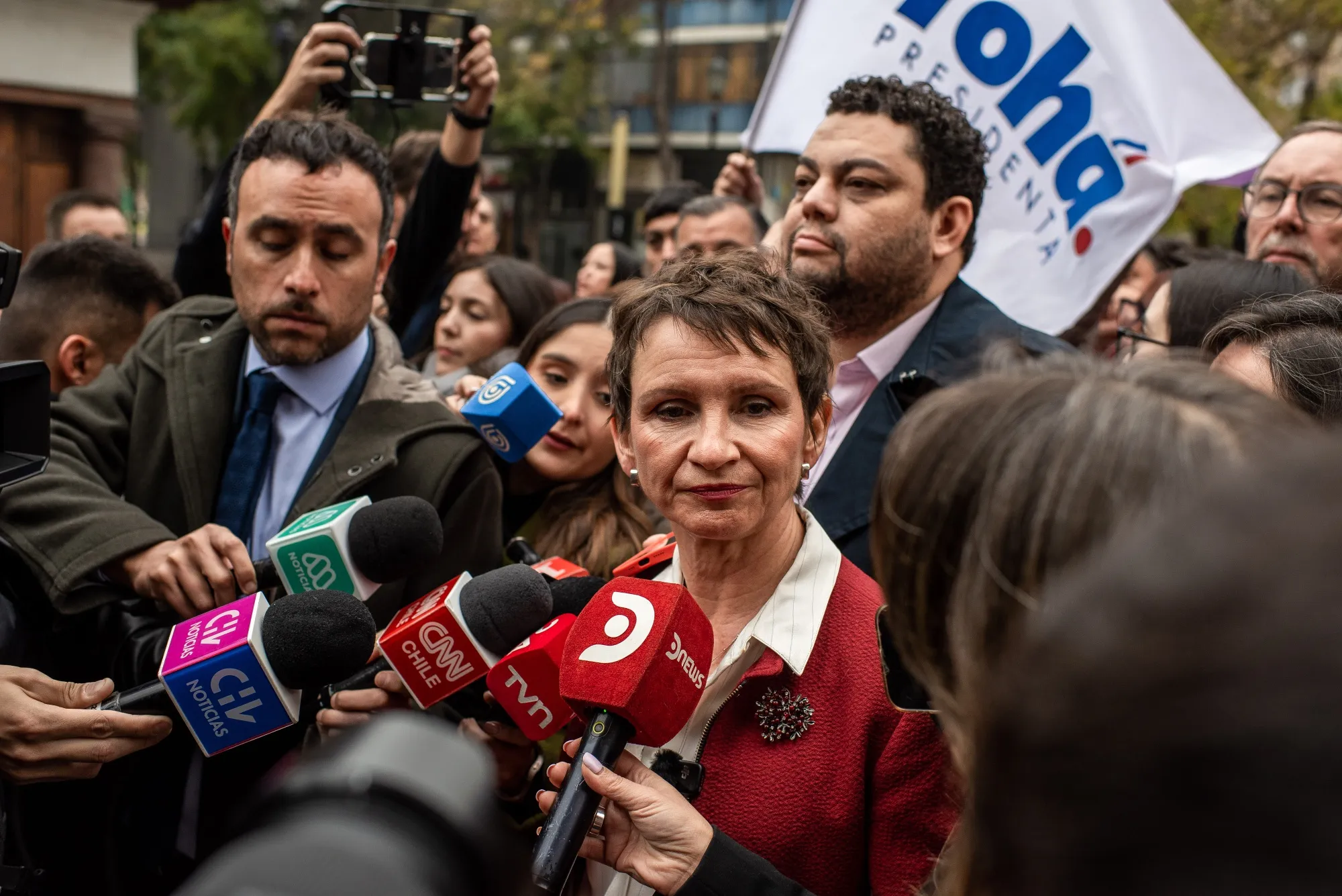 Chile Election: Carolina Toha Ratchets Up Attacks as Presidential Primary Nears - Bloomberg