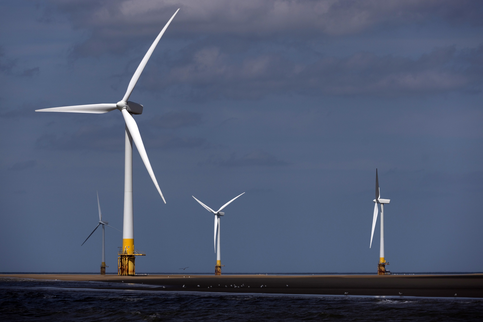 Macquarie's (MQG AU) Corio Generation Makes $50 Billion Bet on Offshore ...