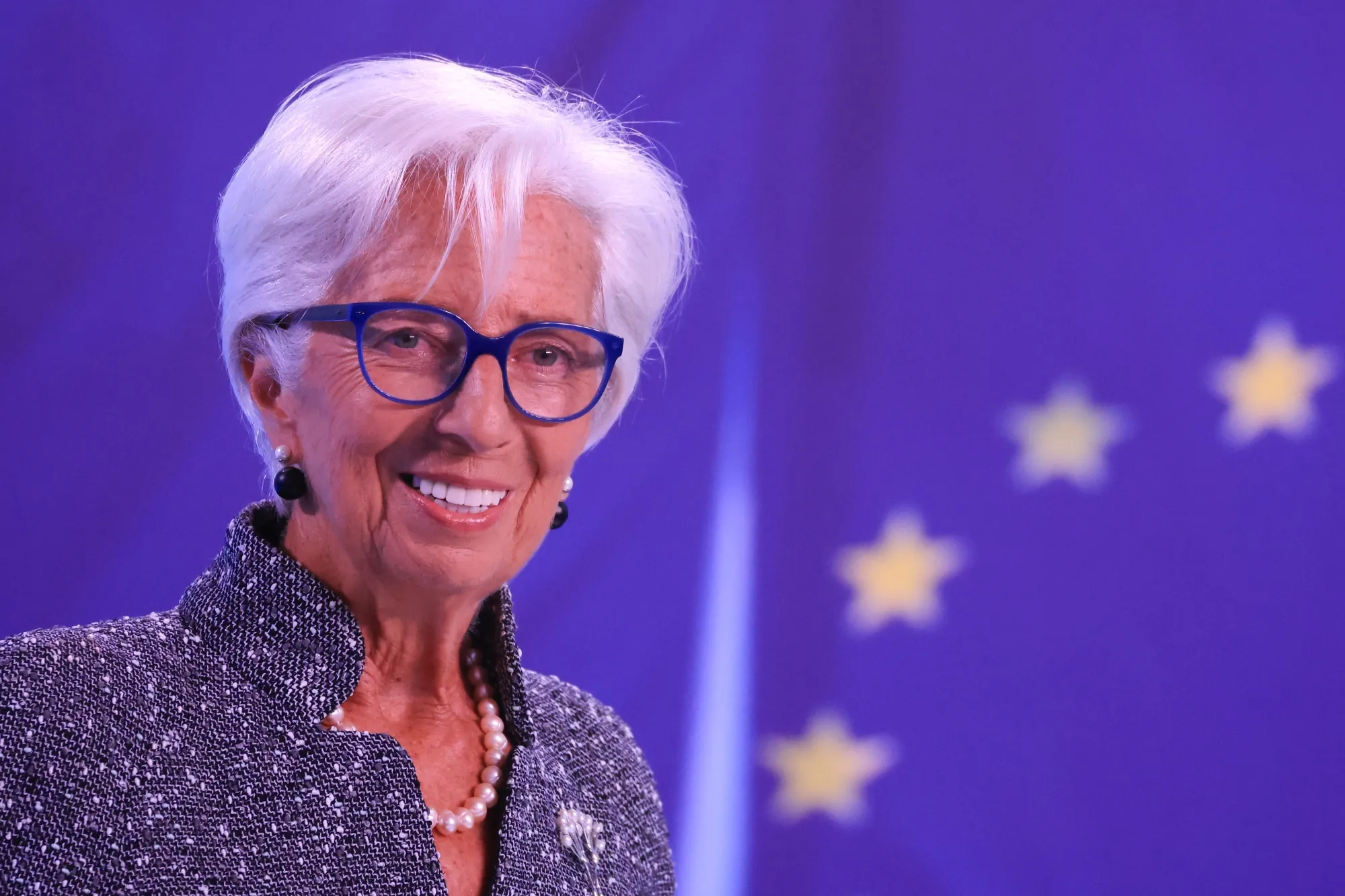 ECB and Fed Chiefs Talk, But Don’t Coordinate on Policy, Lagarde Says - Bloomberg