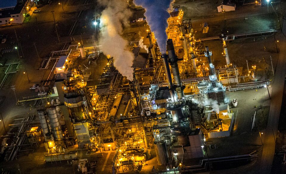 Oil Industry Shifts From Survival to Growth - Bloomberg