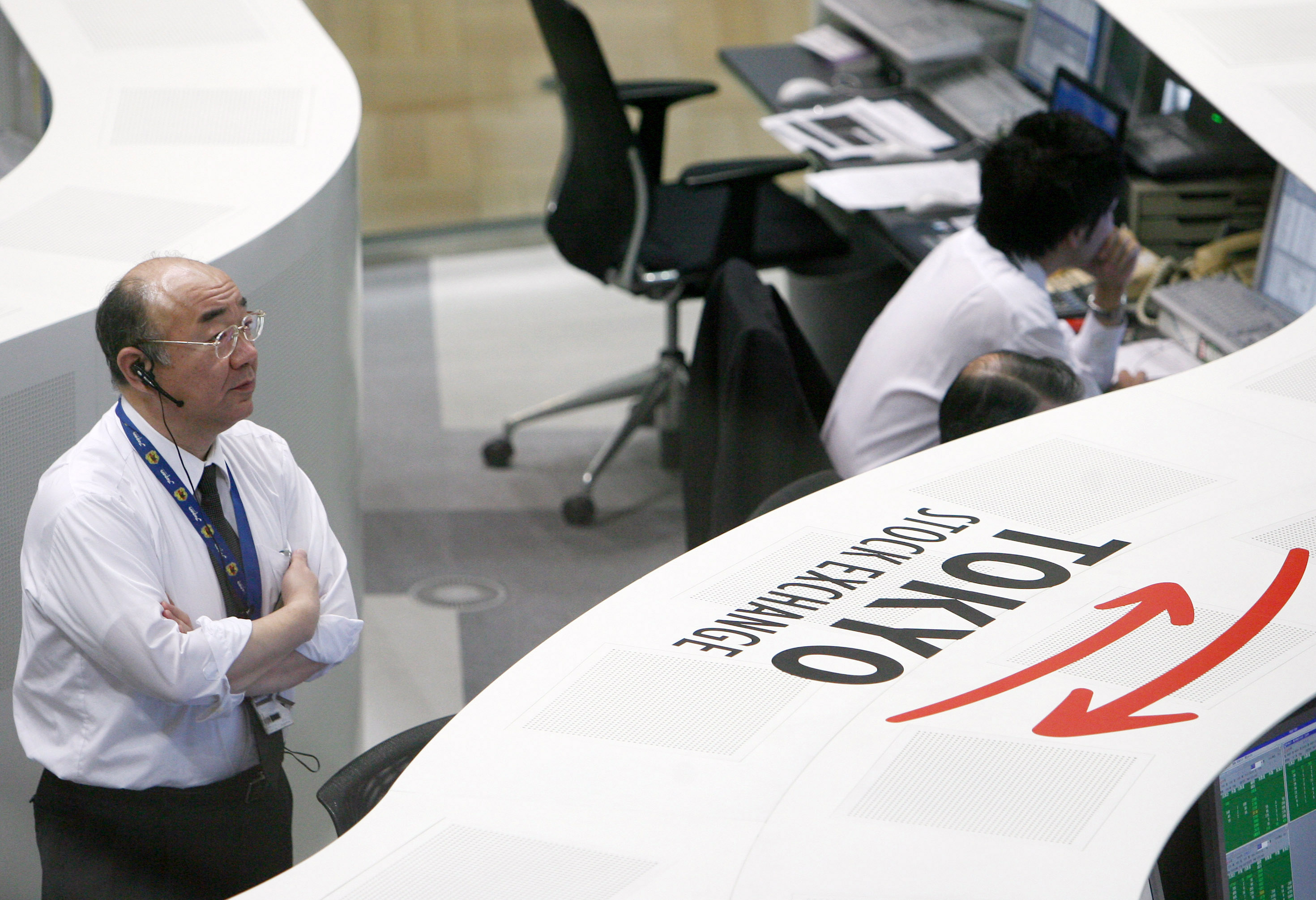 日本株上昇、輸出や資源など景気敏感株買い－ユーロ安一服 - Bloomberg