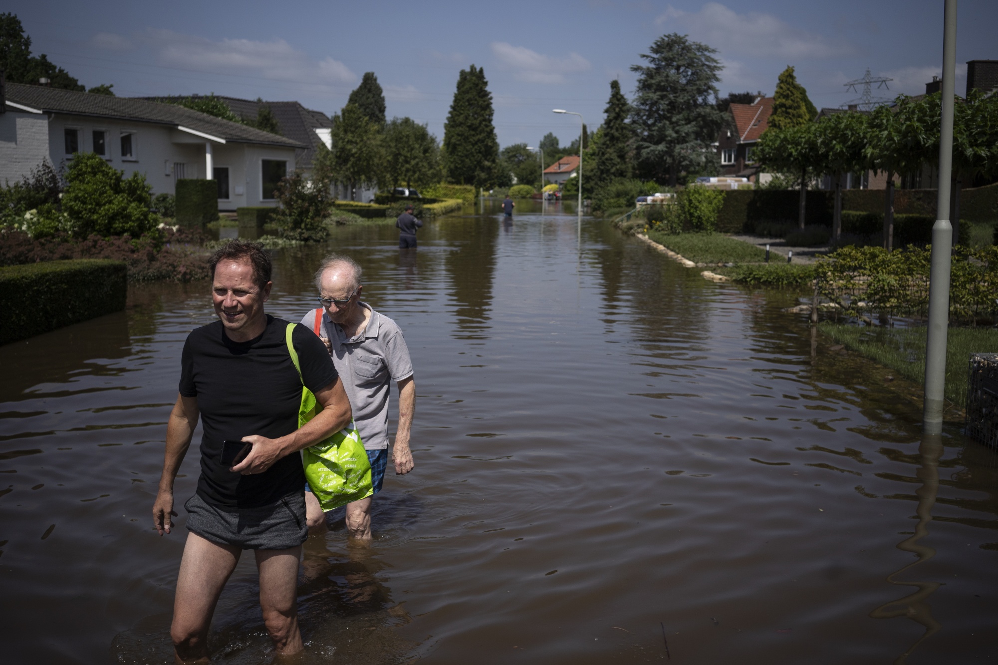 Dutch Agency: Netherlands Could Face Higher Sea Level Rises - Bloomberg