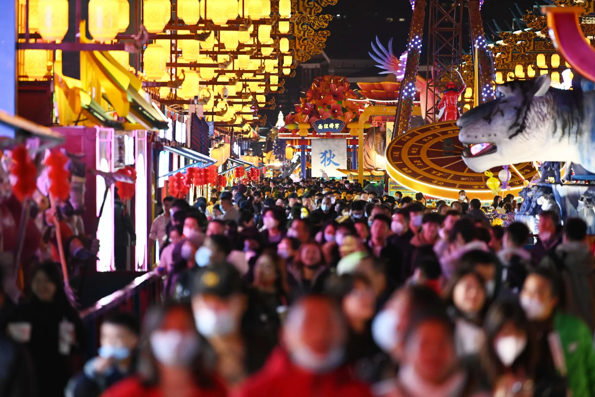China Holiday Travel, Box Office Rebound After Covid Zero - Bloomberg