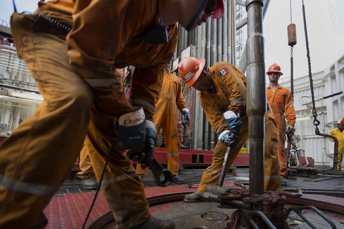 Pemex Sells $7.5 Billion of Bonds to Refinance Short-Term Debt - Bloomberg