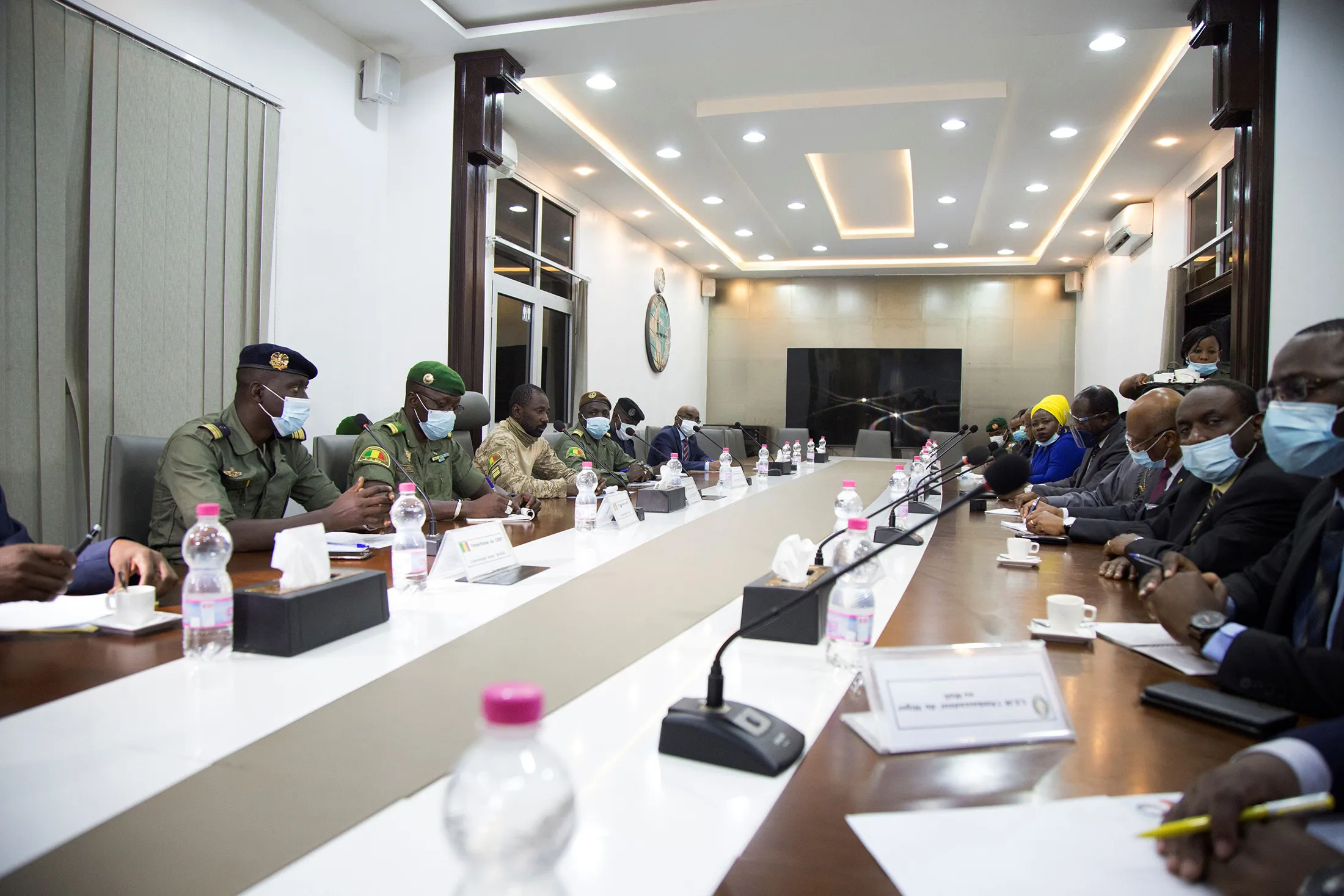 Africa News: Mali Coup Talks at an Impasse Over Transition to Civilian ...
