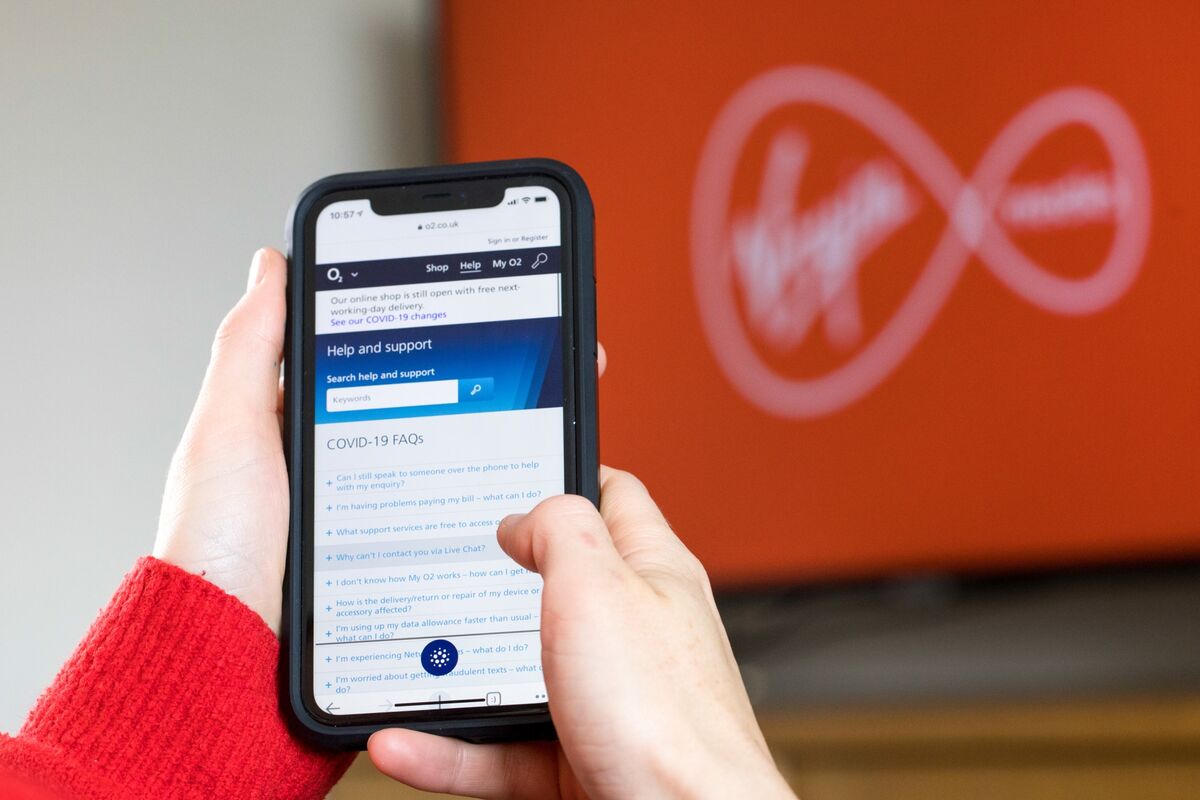 U.K. Set for Brexit Tussle With EU Over Virgin-O2 Phone Deal - Bloomberg