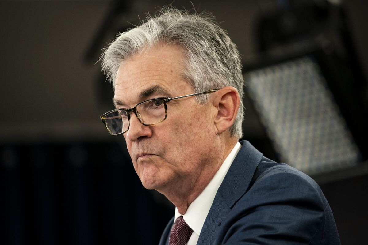 Powell Hints Fed on Hold Amid Hopes Economy Set for Soft Landing ...