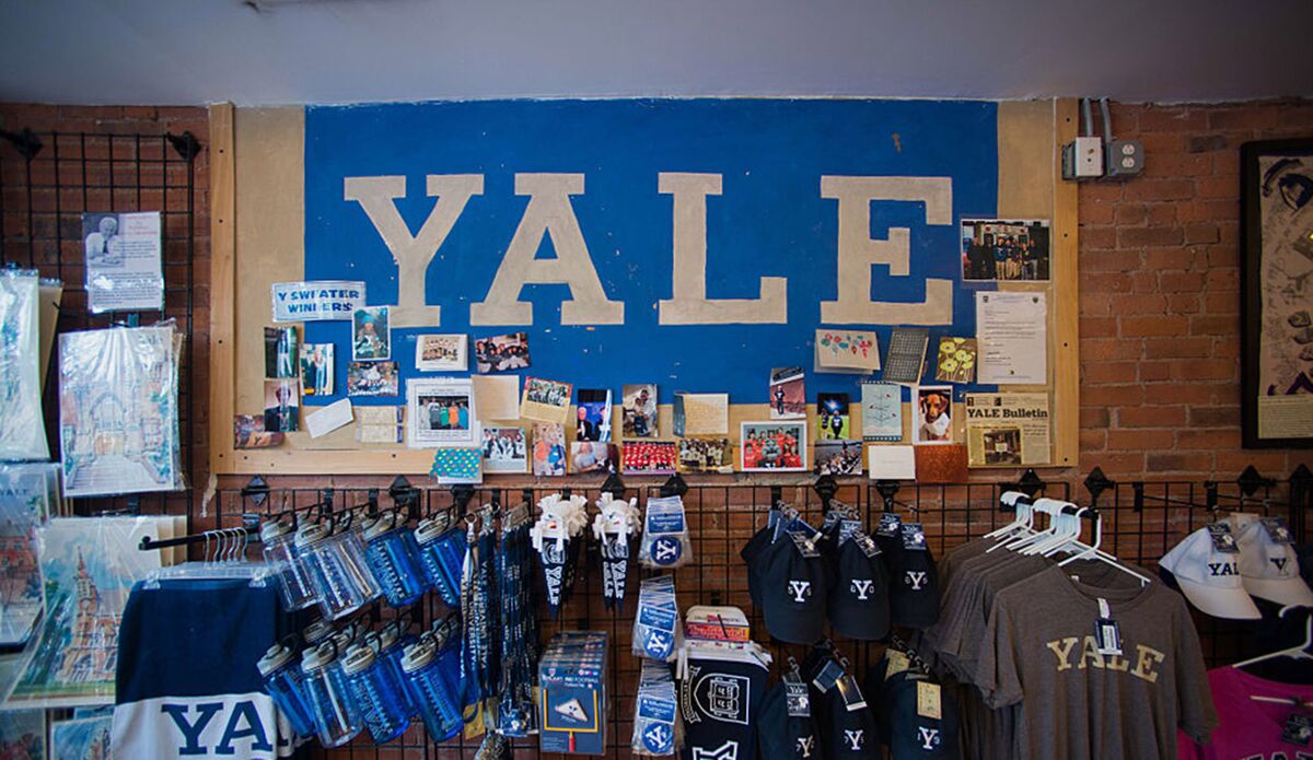 Students Sue Yale to Open Fraternities to Female Members - Bloomberg