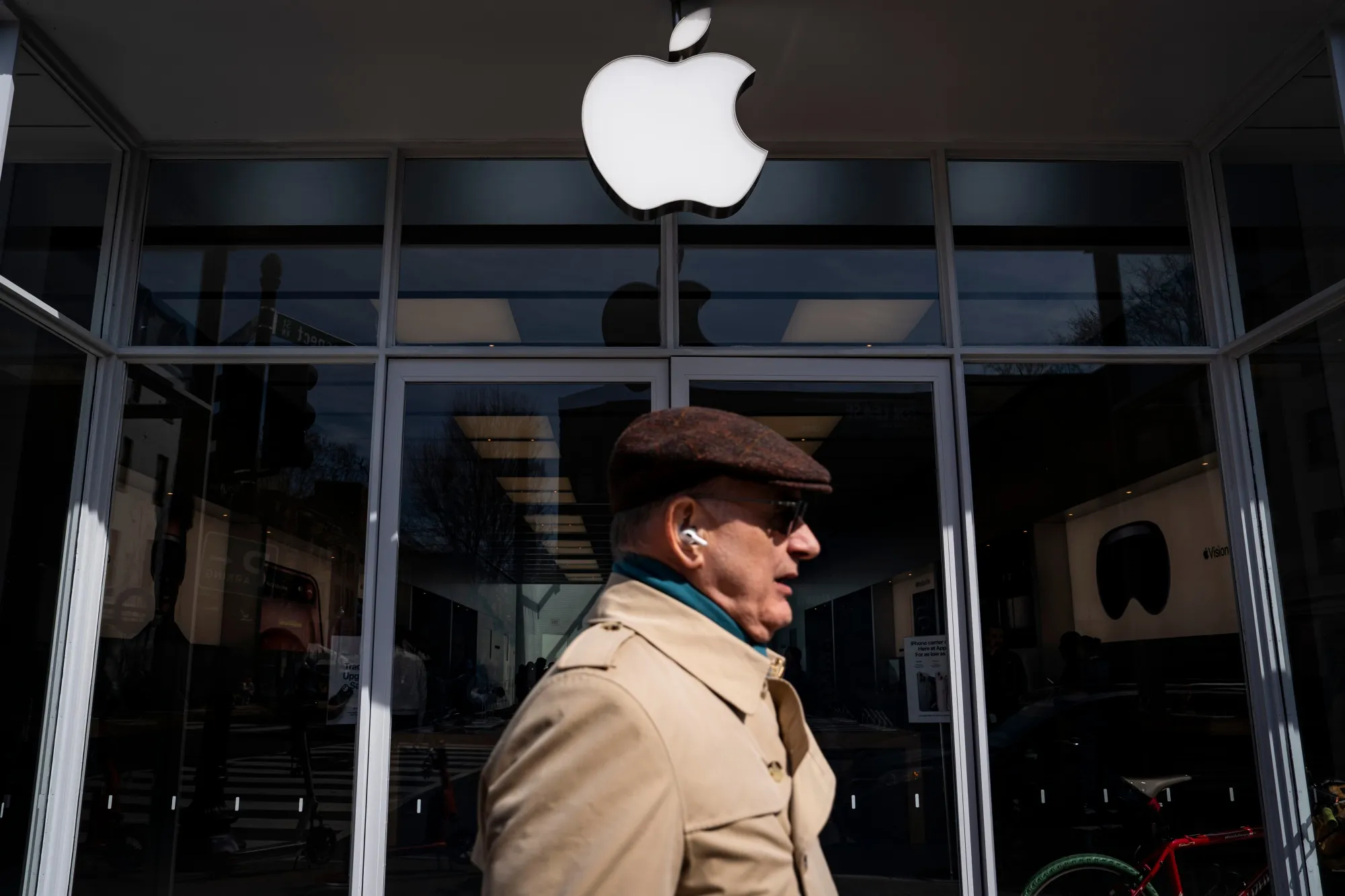 Five Things You Need to Know to Start Your Day: Americas - Bloomberg