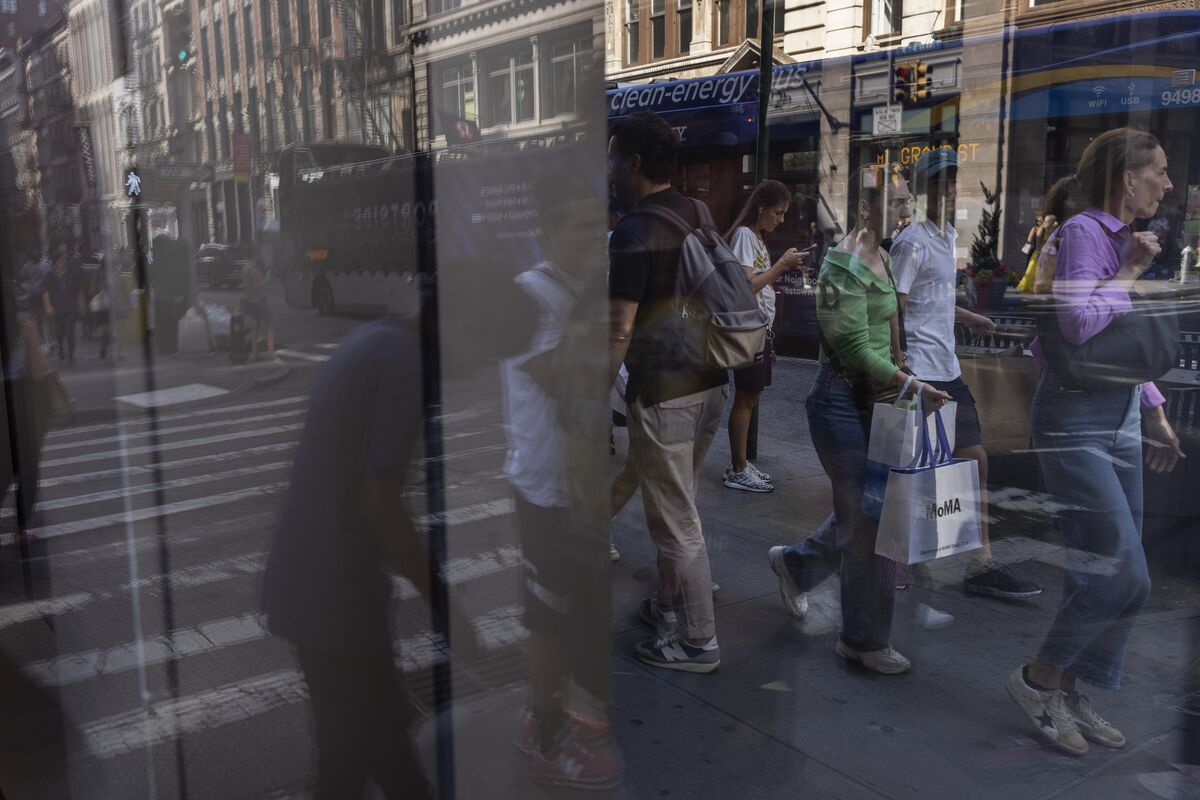 US Consumers’ Long-Term Inflation Expectations Remain Elevated - Bloomberg