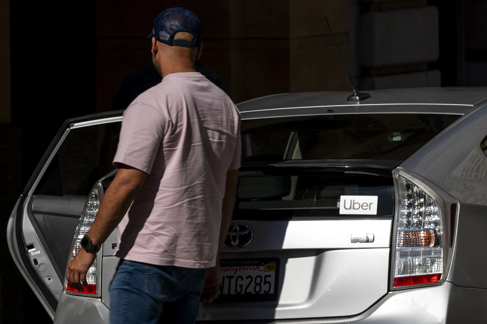 Uber-Style Instant Pay Could Boost US Labor Supply, Study Finds - Bloomberg