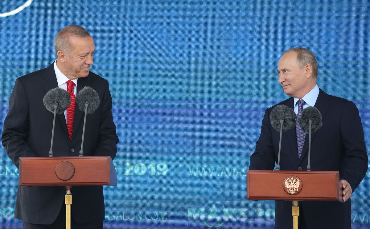 Putin Visits Iran for Summit Talks With Raisi, Erdogan on Syria ...